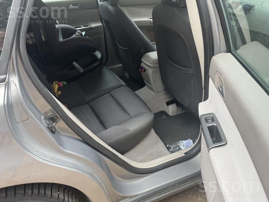 Volvo V50 2006 Daugavpils, ar dzinēja tilpumu 2.00 L un nobraukumu 29 tūkst. km par 1700 €, foto 7 vietnē AUTOMOTO.COM.LV