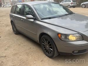 Volvo V50 2006 Daugavpils, ar dzinēja tilpumu 2.00 L un nobraukumu 29 tūkst. km par 1700 €, foto 9 vietnē AUTOMOTO.COM.LV