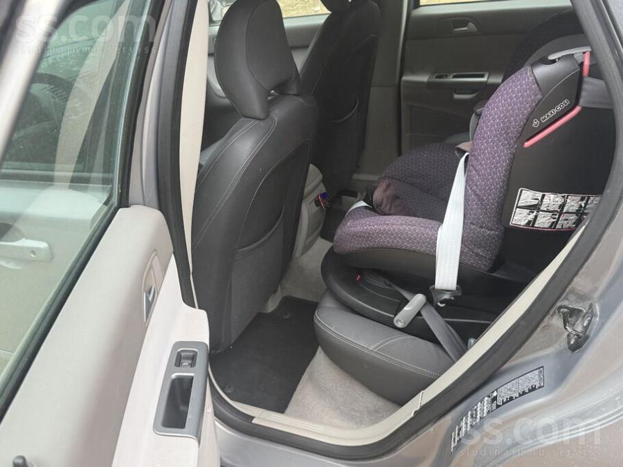 Volvo V50 2006 Daugavpils, ar dzinēja tilpumu 2.00 L un nobraukumu 29 tūkst. km par 1700 €, foto 11 vietnē AUTOMOTO.COM.LV