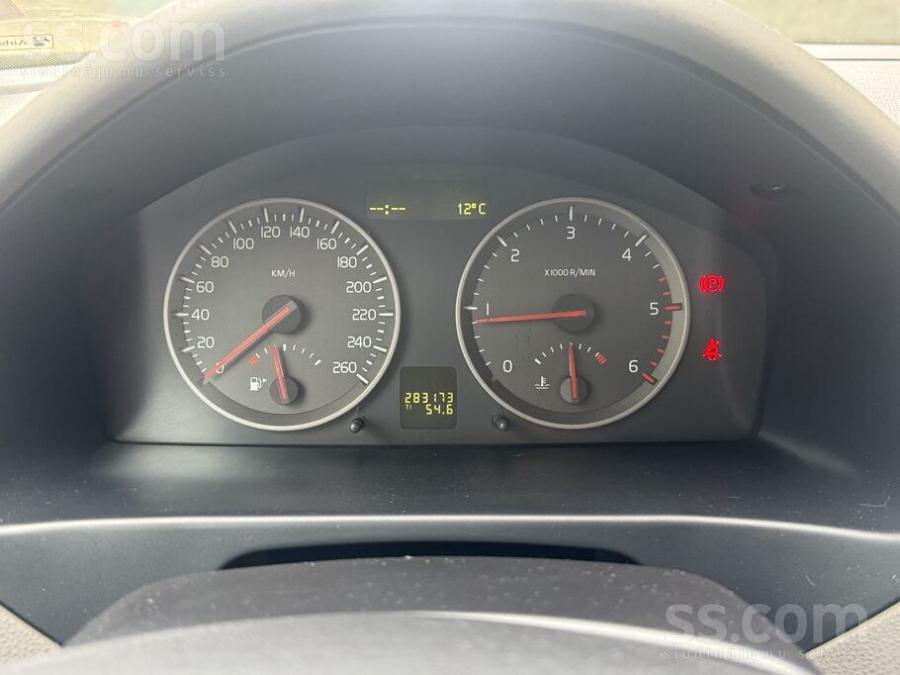 Volvo V50 2006 Daugavpils, ar dzinēja tilpumu 2.00 L un nobraukumu 29 tūkst. km par 1700 €, foto 12 vietnē AUTOMOTO.COM.LV