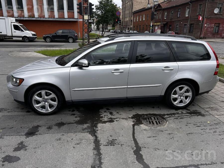 Volvo V50 2006 Rīga, ar dzinēja tilpumu 2.40 L un nobraukumu 378 tūkst. km par 2500 €, foto 3 vietnē AUTOMOTO.COM.LV