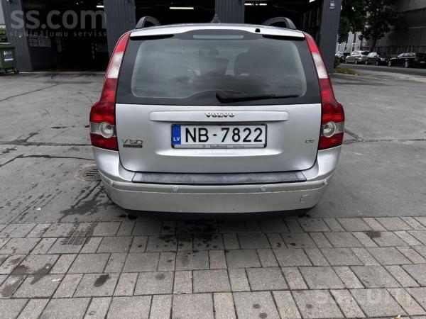 Volvo V50 2006 Rīga, ar dzinēja tilpumu 2.40 L un nobraukumu 378 tūkst. km par 2500 €, foto 3 vietnē AUTOMOTO.COM.LV