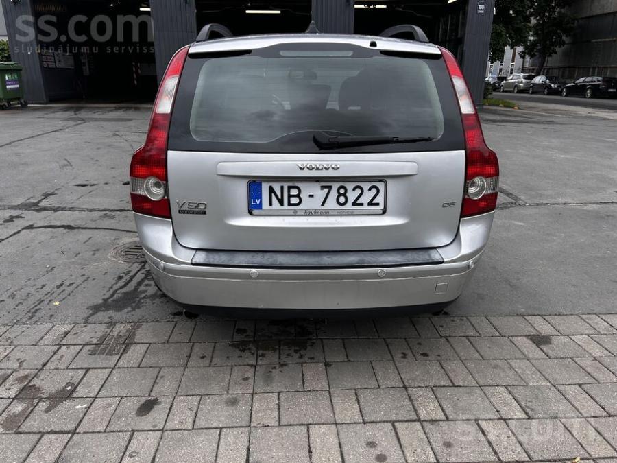 Volvo V50 2006 Rīga, ar dzinēja tilpumu 2.40 L un nobraukumu 378 tūkst. km par 2500 €, foto 4 vietnē AUTOMOTO.COM.LV