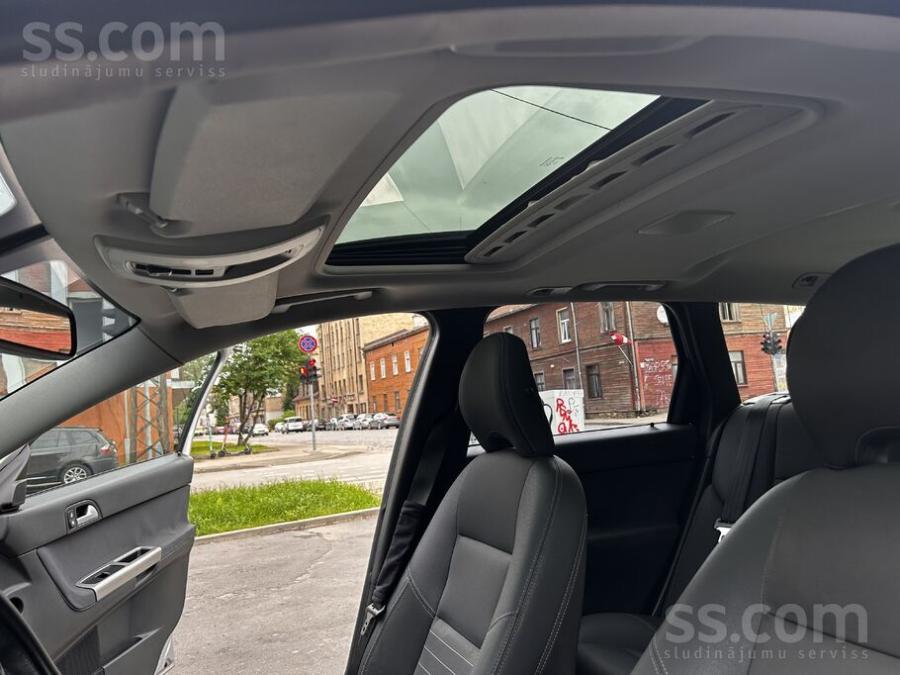 Volvo V50 2006 Rīga, ar dzinēja tilpumu 2.40 L un nobraukumu 378 tūkst. km par 2500 €, foto 6 vietnē AUTOMOTO.COM.LV