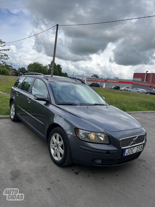 Volvo V50 2006 in Mazeikiai, with an engine capacity of 2.00 L and mileage of 415 thousand km for 1850 €, photo 2 on AUTOMOTO.COM.LV