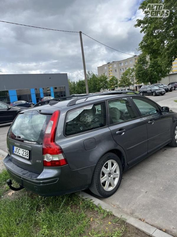 Volvo V50 2006 in Mazeikiai, with an engine capacity of 2.00 L and mileage of 415 thousand km for 1850 €, photo 3 on AUTOMOTO.COM.LV