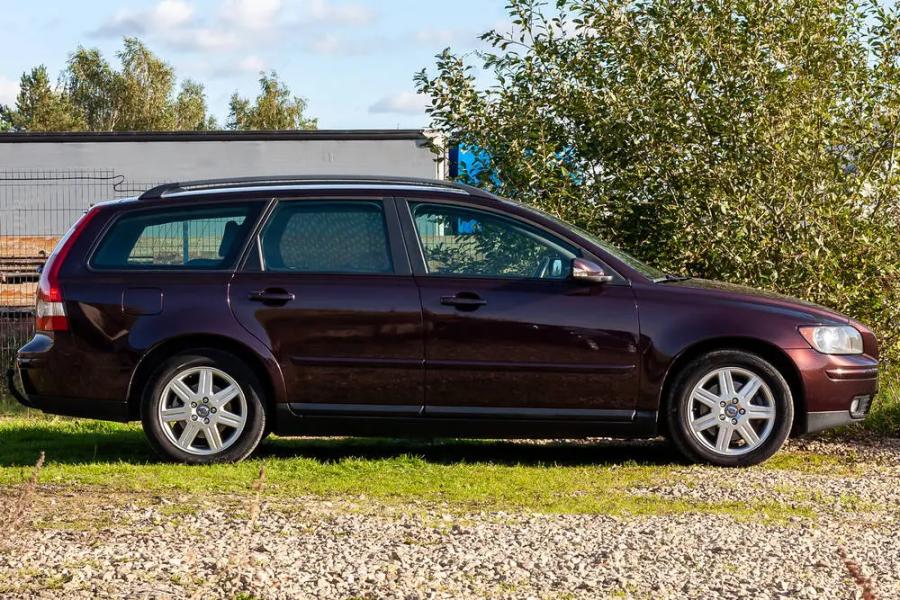 Volvo V50 2006 Rīga, ar dzinēja tilpumu 2.00 L un nobraukumu 280 tūkst. km par 2995 €, foto 8 vietnē AUTOMOTO.COM.LV