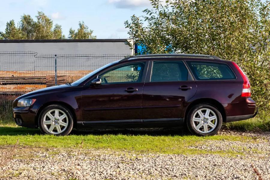 Volvo V50 2006 Rīga, ar dzinēja tilpumu 2.00 L un nobraukumu 280 tūkst. km par 2995 €, foto 9 vietnē AUTOMOTO.COM.LV