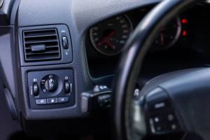 Volvo V50 2006 Rīga, ar dzinēja tilpumu 2.00 L un nobraukumu 280 tūkst. km par 2995 €, foto 14 vietnē AUTOMOTO.COM.LV