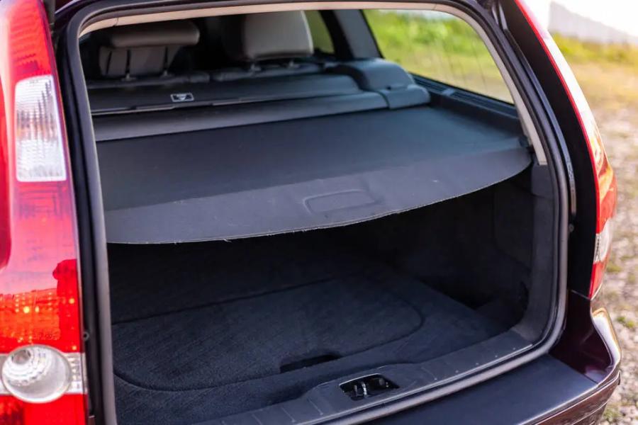 Volvo V50 2006 Rīga, ar dzinēja tilpumu 2.00 L un nobraukumu 280 tūkst. km par 2995 €, foto 17 vietnē AUTOMOTO.COM.LV