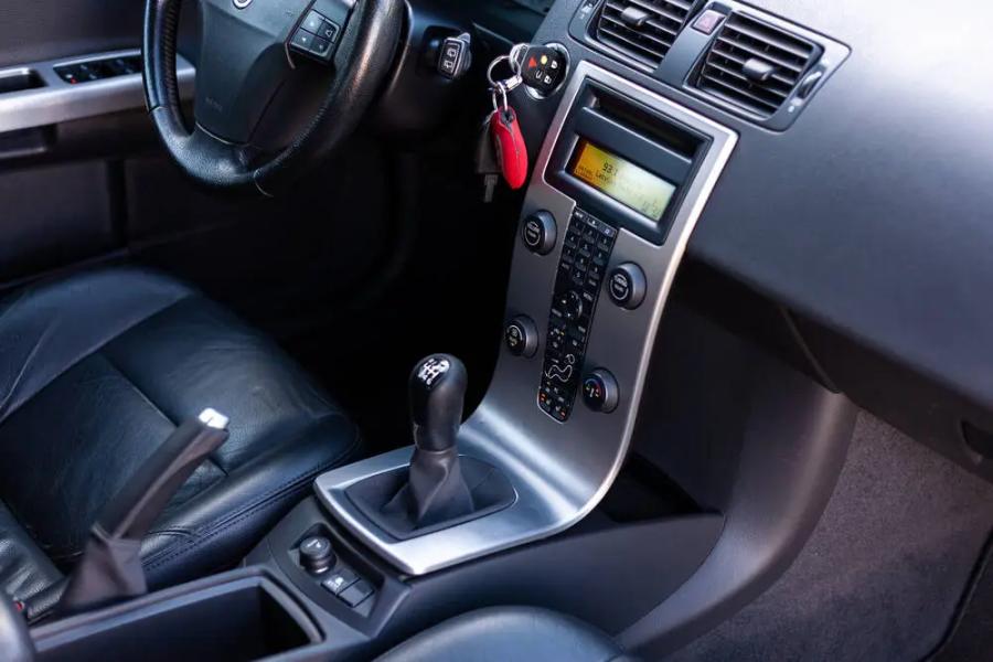 Volvo V50 2006 Rīga, ar dzinēja tilpumu 2.00 L un nobraukumu 280 tūkst. km par 2995 €, foto 26 vietnē AUTOMOTO.COM.LV