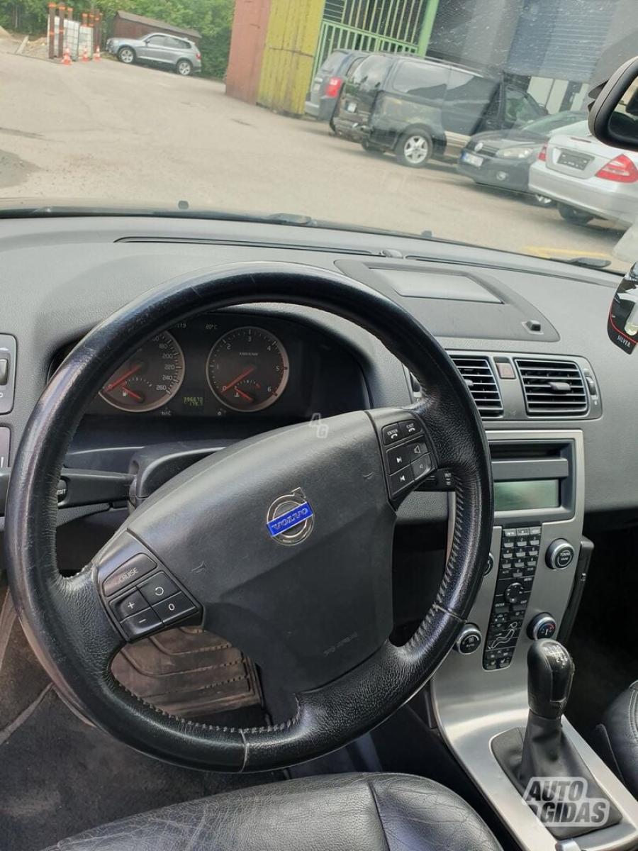 Volvo V50 2006 in Vilnius, with an engine capacity of 2.00 L and mileage of 285 thousand km for 599 €, photo 5 on AUTOMOTO.COM.LV
