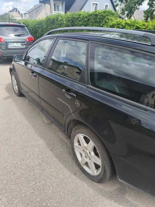 Volvo V50 2006 in Skuodas, with an engine capacity of 2.00 L and mileage of 331 thousand km for 800 €, photo 2 on AUTOMOTO.COM.LV