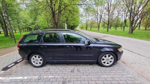Volvo V50 2006 Ariogala, ar dzinēja tilpumu 2.00 L un nobraukumu 415 tūkst. km par 1750 €, foto 3 vietnē AUTOMOTO.COM.LV