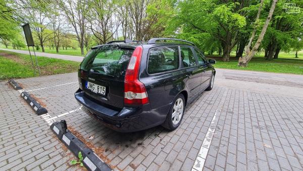Volvo V50 2006 Ariogala, ar dzinēja tilpumu 2.00 L un nobraukumu 415 tūkst. km par 1750 €, foto 4 vietnē AUTOMOTO.COM.LV