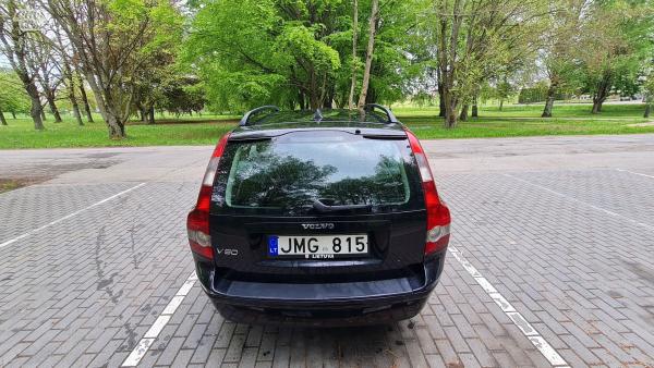 Volvo V50 2006 Ariogala, ar dzinēja tilpumu 2.00 L un nobraukumu 415 tūkst. km par 1750 €, foto 5 vietnē AUTOMOTO.COM.LV