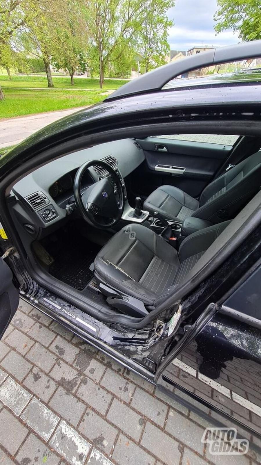 Volvo V50 2006 Ariogala, ar dzinēja tilpumu 2.00 L un nobraukumu 415 tūkst. km par 1750 €, foto 11 vietnē AUTOMOTO.COM.LV