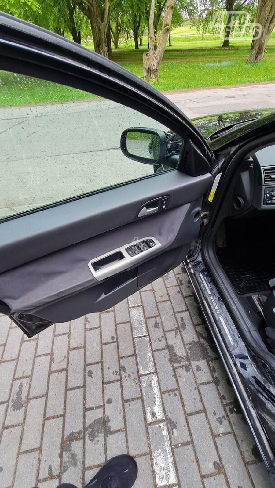 Volvo V50 2006 Ariogala, ar dzinēja tilpumu 2.00 L un nobraukumu 415 tūkst. km par 1750 €, foto 12 vietnē AUTOMOTO.COM.LV
