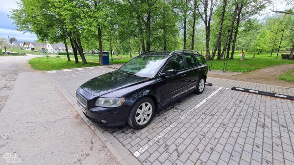 Volvo V50 2006 in Ariogala, with an engine capacity of 2.00 L and mileage of 415 thousand km for 1750 €, photo 1 on AUTOMOTO.COM.LV