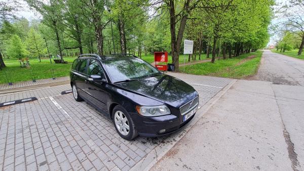 Volvo V50 2006 in Ariogala, with an engine capacity of 2.00 L and mileage of 415 thousand km for 1750 €, photo 2 on AUTOMOTO.COM.LV