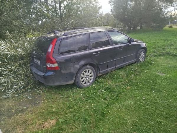 Volvo V50 2006 Panevēža, ar dzinēja tilpumu 2.00 L un nobraukumu 250 tūkst. km par 450 €, foto 5 vietnē AUTOMOTO.COM.LV