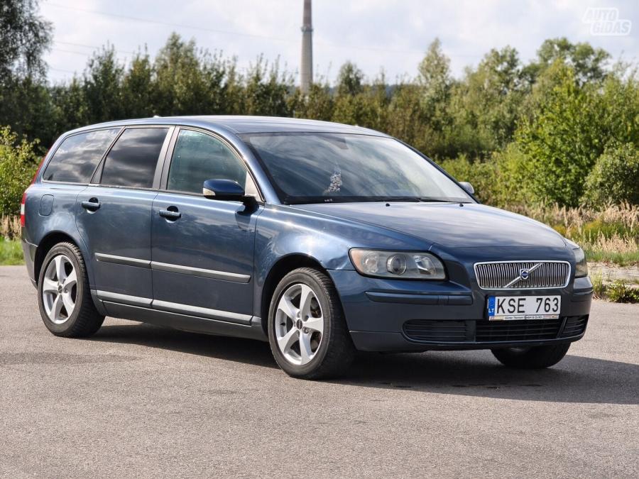 Volvo V50 2006 in Vilnius, with an engine capacity of 1.60 L and mileage of 291 thousand km for 1500 €, photo 5 on AUTOMOTO.COM.LV