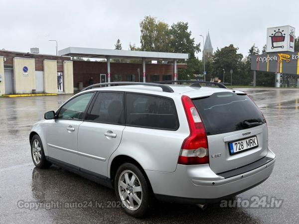 Volvo V50 2006 in Rapla, with an engine capacity of 2.40 L and mileage of 0 thousand km for 2300 €, photo 4 on AUTOMOTO.COM.LV