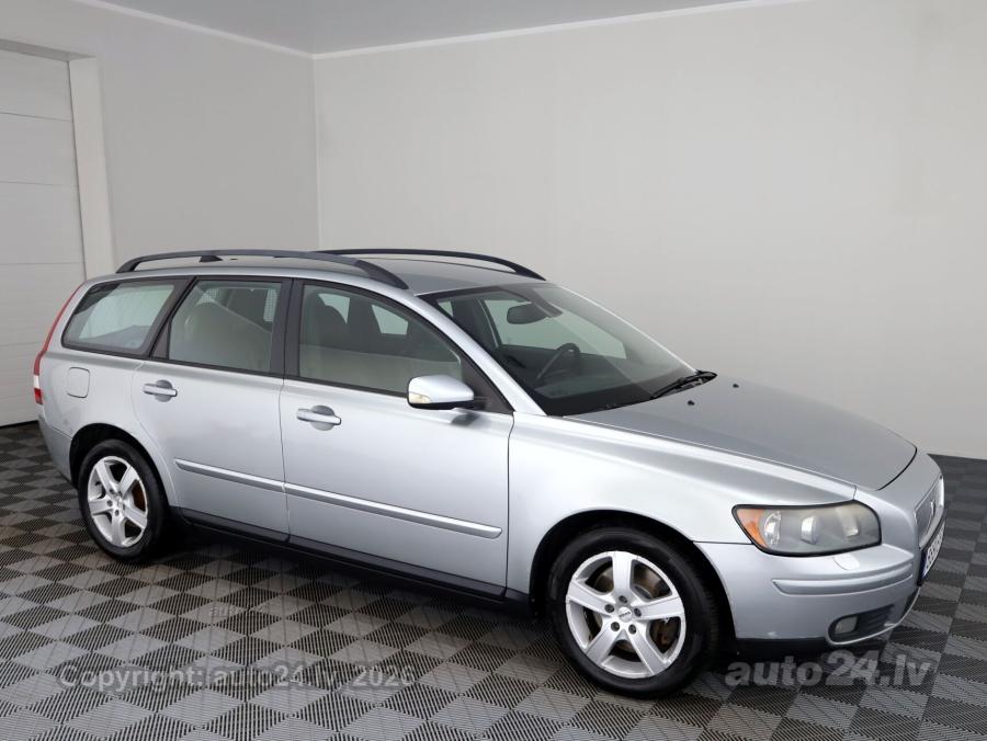 Volvo V50 2006 Tallina, ar dzinēja tilpumu 2.40 L un nobraukumu 244 tūkst. km par 1799 €, foto 1 vietnē AUTOMOTO.COM.LV