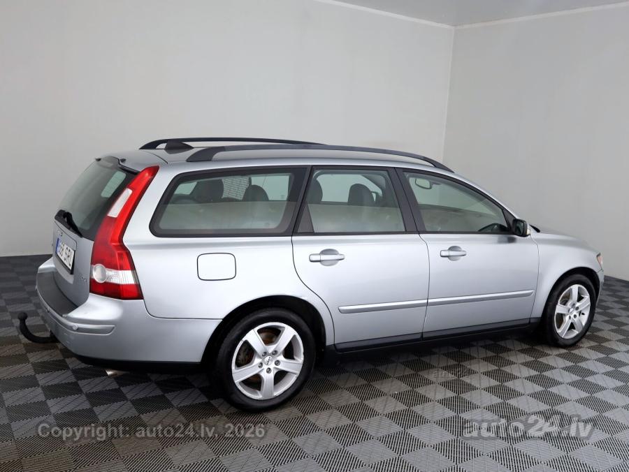 Volvo V50 2006 Tallina, ar dzinēja tilpumu 2.40 L un nobraukumu 244 tūkst. km par 1799 €, foto 4 vietnē AUTOMOTO.COM.LV