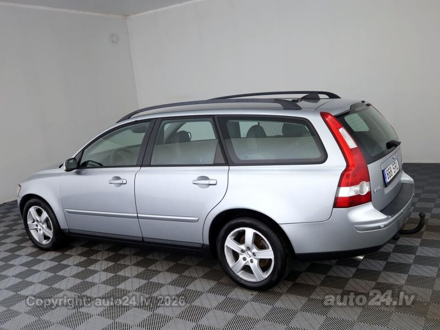 Volvo V50 2006 Tallina, ar dzinēja tilpumu 2.40 L un nobraukumu 244 tūkst. km par 1799 €, foto 5 vietnē AUTOMOTO.COM.LV