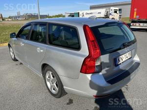 Volvo V50 2007 in Liepaja, with an engine capacity of 2.40 L and mileage of 217 thousand km for 2350 €, photo 3 on AUTOMOTO.COM.LV