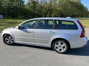 Volvo V50 2007 in Liepaja, with an engine capacity of 2.40 L and mileage of 217 thousand km for 2350 €, photo 5 on AUTOMOTO.COM.LV