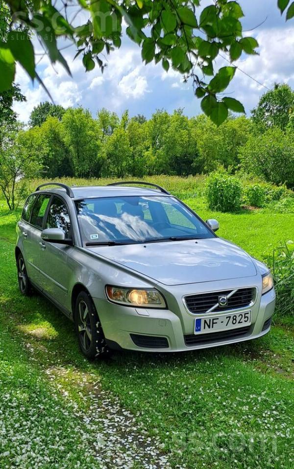 Volvo V50 2007 Ogre, ar dzinēja tilpumu 2.00 L un nobraukumu 236 tūkst. km par 2500 €, foto 2 vietnē AUTOMOTO.COM.LV