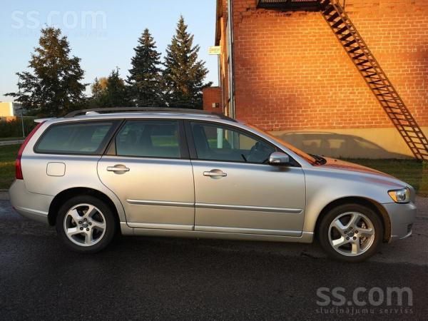 Volvo V50 2007 Madona, ar dzinēja tilpumu 2.00 L un nobraukumu 338 tūkst. km par 2600 €, foto 4 vietnē AUTOMOTO.COM.LV