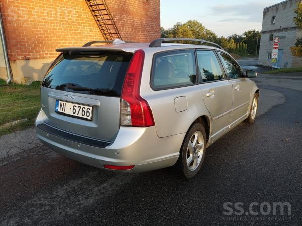 Volvo V50 2007 Madona, ar dzinēja tilpumu 2.00 L un nobraukumu 338 tūkst. km par 2600 €, foto 5 vietnē AUTOMOTO.COM.LV