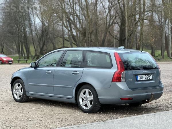 Volvo V50 2007 in Jelgava, with an engine capacity of 2.00 L and mileage of 332 thousand km for 1000 €, photo 4 on AUTOMOTO.COM.LV