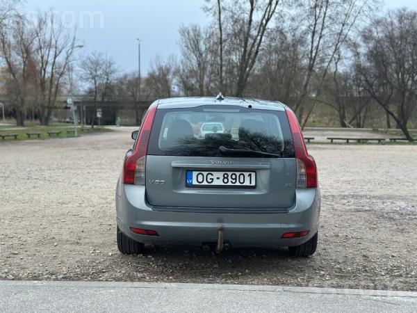 Volvo V50 2007 in Jelgava, with an engine capacity of 2.00 L and mileage of 332 thousand km for 1000 €, photo 5 on AUTOMOTO.COM.LV