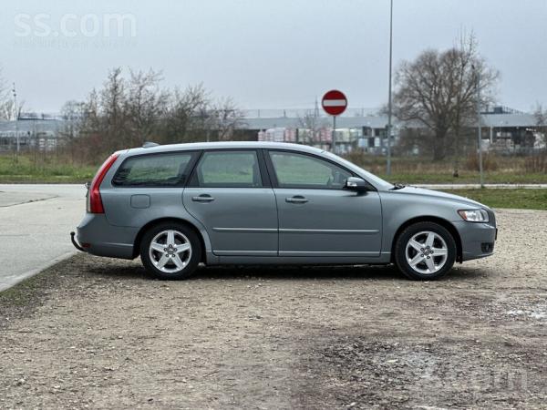 Volvo V50 2007 in Jelgava, with an engine capacity of 2.00 L and mileage of 332 thousand km for 1000 €, photo 7 on AUTOMOTO.COM.LV