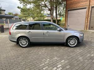 Volvo V50 2007 Viļņa, ar dzinēja tilpumu 1.60 L un nobraukumu 310 tūkst. km par 1200 €, foto 2 vietnē AUTOMOTO.COM.LV