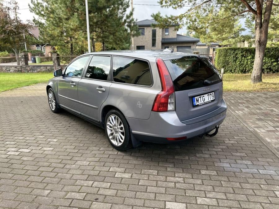 Volvo V50 2007 Viļņa, ar dzinēja tilpumu 1.60 L un nobraukumu 310 tūkst. km par 1200 €, foto 6 vietnē AUTOMOTO.COM.LV