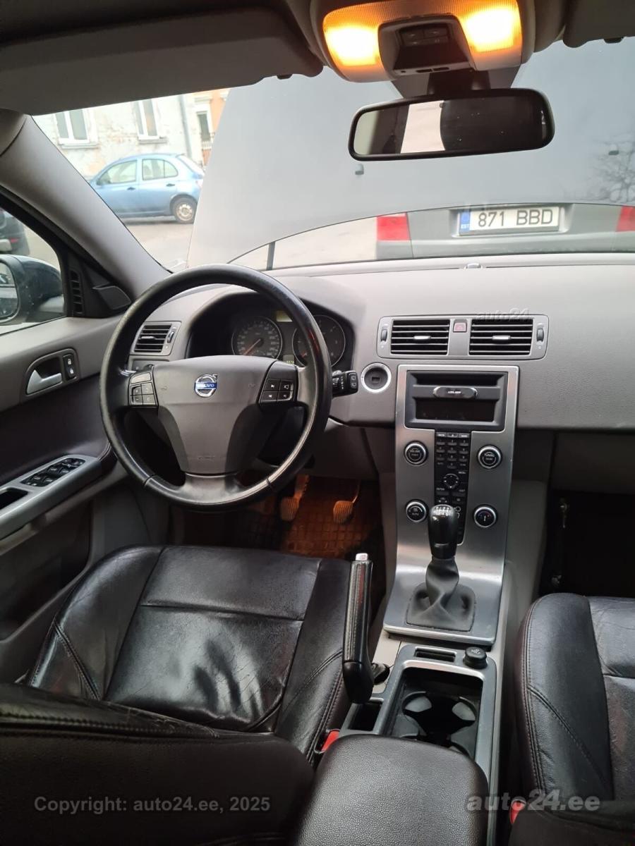 Volvo V50 2007 Tallina, ar dzinēja tilpumu 2.00 L un nobraukumu 0 tūkst. km par 1300 €, foto 6 vietnē AUTOMOTO.COM.LV