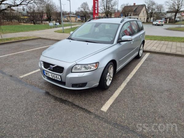 Volvo V50 2007 Valmiera, ar dzinēja tilpumu 2.40 L un nobraukumu 300 tūkst. km par 3100 €, foto 1 vietnē AUTOMOTO.COM.LV