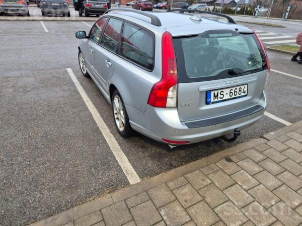 Volvo V50 2007 Valmiera, ar dzinēja tilpumu 2.40 L un nobraukumu 300 tūkst. km par 3100 €, foto 4 vietnē AUTOMOTO.COM.LV