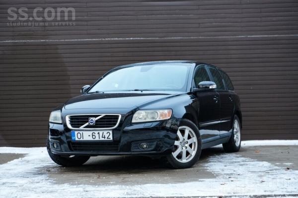 Volvo V50 2007 in Riga, with an engine capacity of 2.00 L and mileage of 294 thousand km for 3490 €, photo 1 on AUTOMOTO.COM.LV