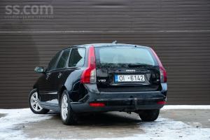 Volvo V50 2007 in Riga, with an engine capacity of 2.00 L and mileage of 294 thousand km for 3490 €, photo 3 on AUTOMOTO.COM.LV