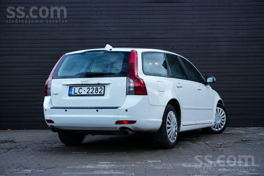 Volvo V50 2007 Rīga, ar dzinēja tilpumu 2.40 L un nobraukumu 336 tūkst. km par 4390 €, foto 3 vietnē AUTOMOTO.COM.LV