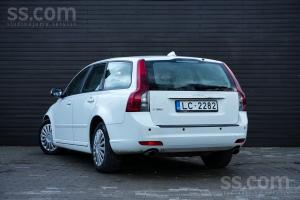 Volvo V50 2007 Rīga, ar dzinēja tilpumu 2.40 L un nobraukumu 336 tūkst. km par 4390 €, foto 4 vietnē AUTOMOTO.COM.LV
