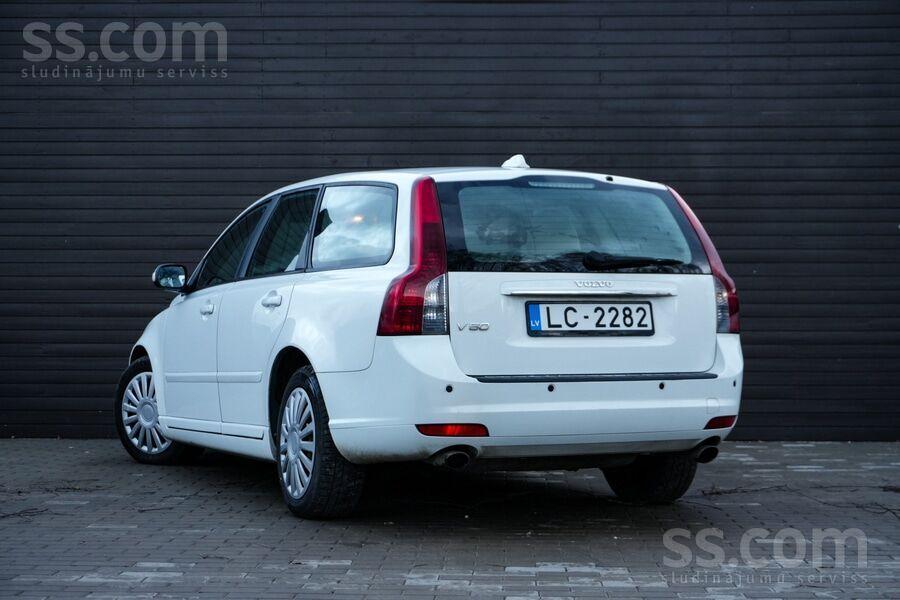 Volvo V50 2007 Rīga, ar dzinēja tilpumu 2.40 L un nobraukumu 336 tūkst. km par 4390 €, foto 4 vietnē AUTOMOTO.COM.LV