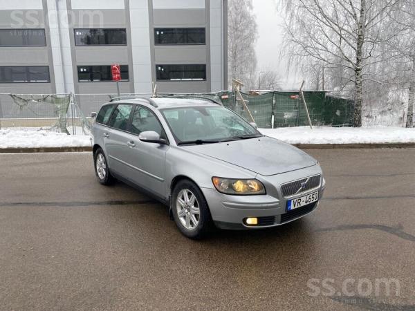 Volvo V50 2007 Rīga, ar dzinēja tilpumu 2.00 L un nobraukumu 0 tūkst. km par 1599 €, foto 7 vietnē AUTOMOTO.COM.LV