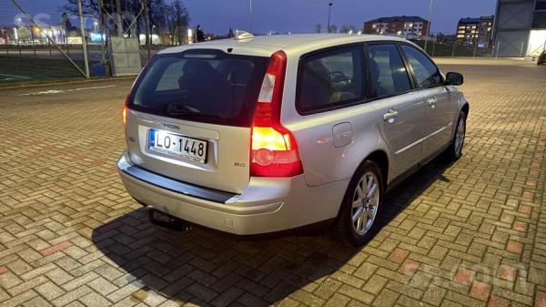 Volvo V50 2007 in Valmiera, with an engine capacity of 1.60 L and mileage of 348 thousand km for 1700 €, photo 5 on AUTOMOTO.COM.LV